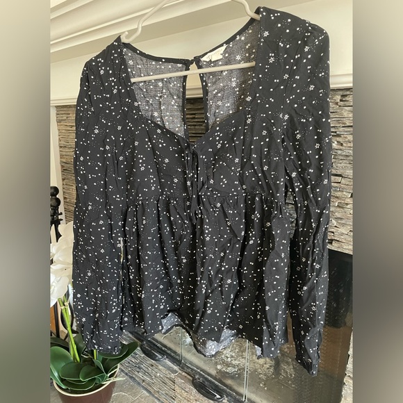 Aeropostale | Tops | Cute Black And White Top With Stars Tie In Front ...